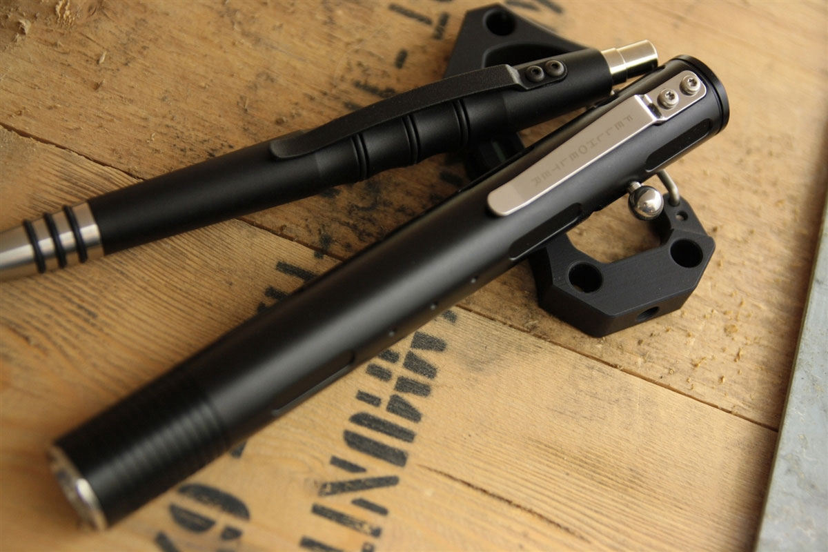 FOURSEVENS Bolt-Action 2xCR2 Light, Cool White LED Flashlight, 490 Max ...