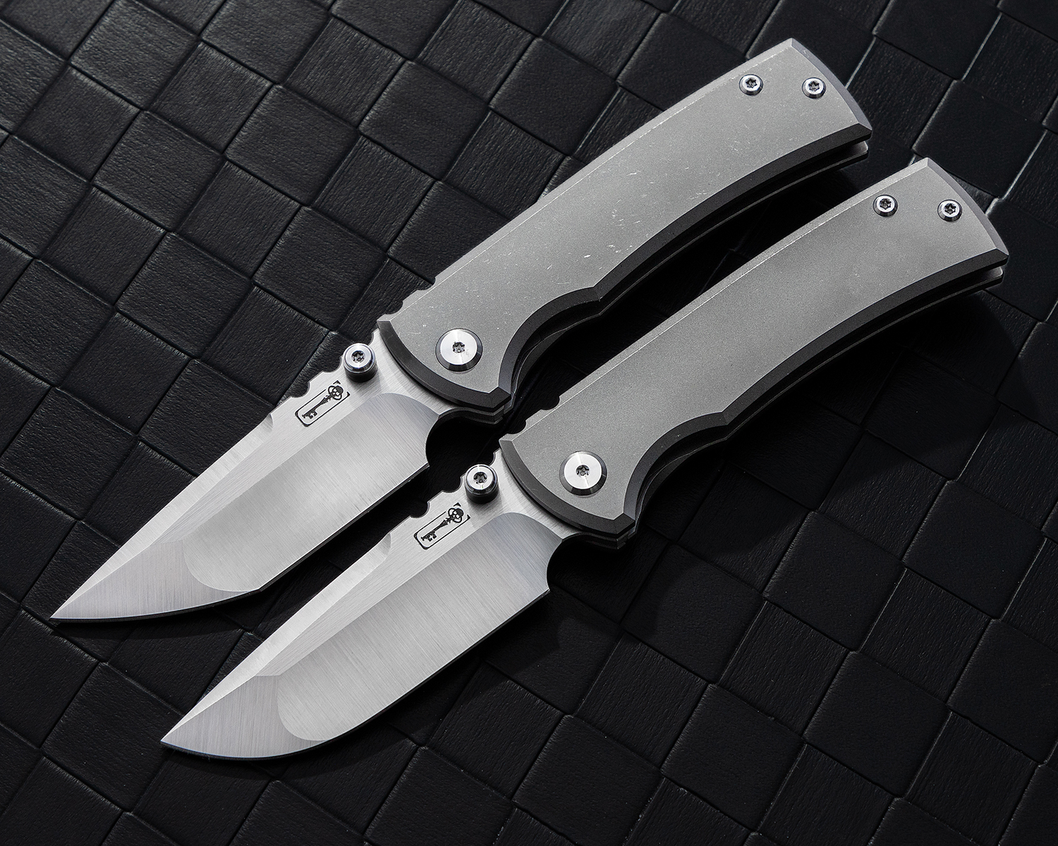 Chaves Knives Redencion Street Folding Knife 3.25" M390 Belt Satin Drop ...