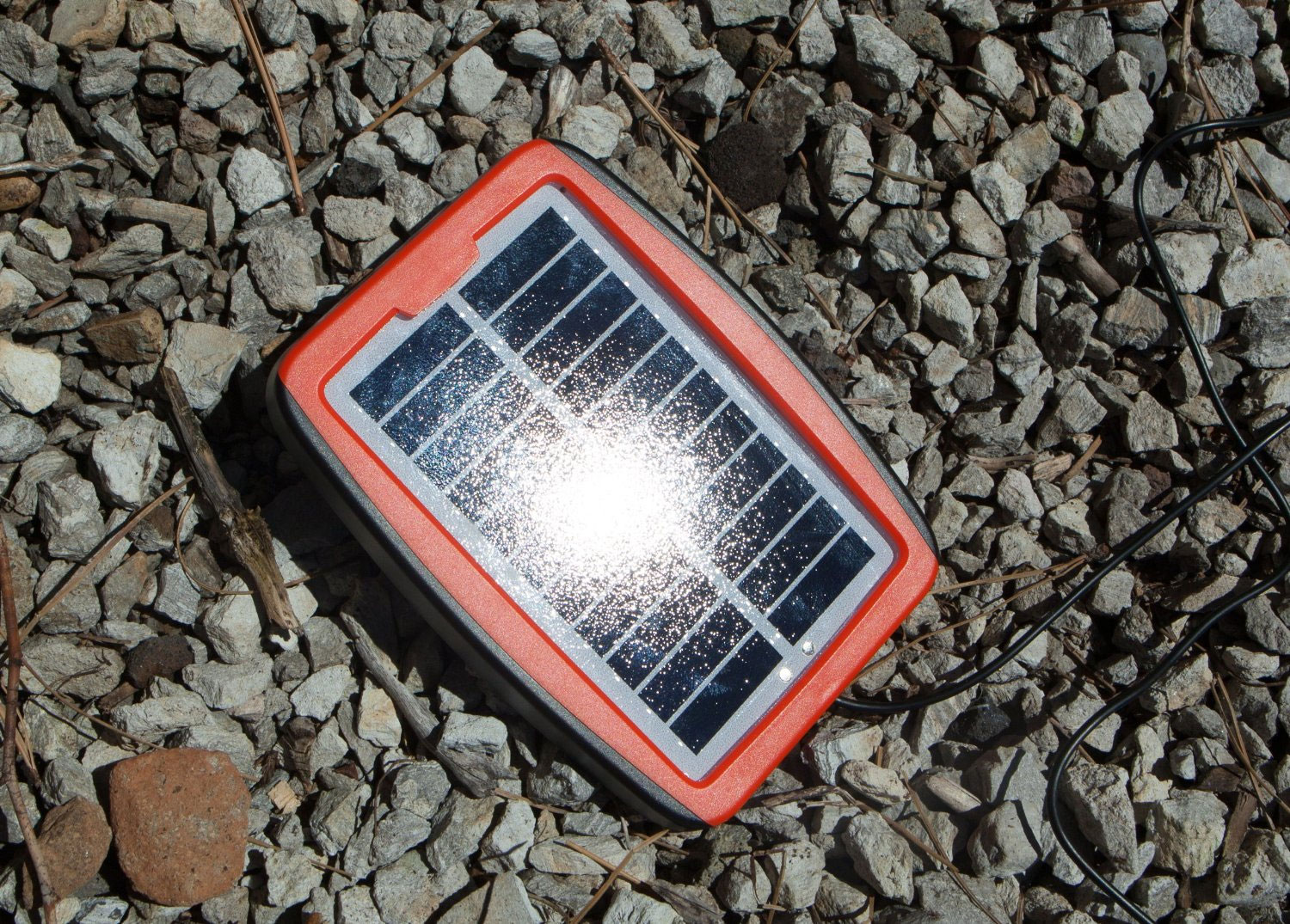 d.light Solar S300 Solar LED Lantern and Charger - KnifeCenter ...