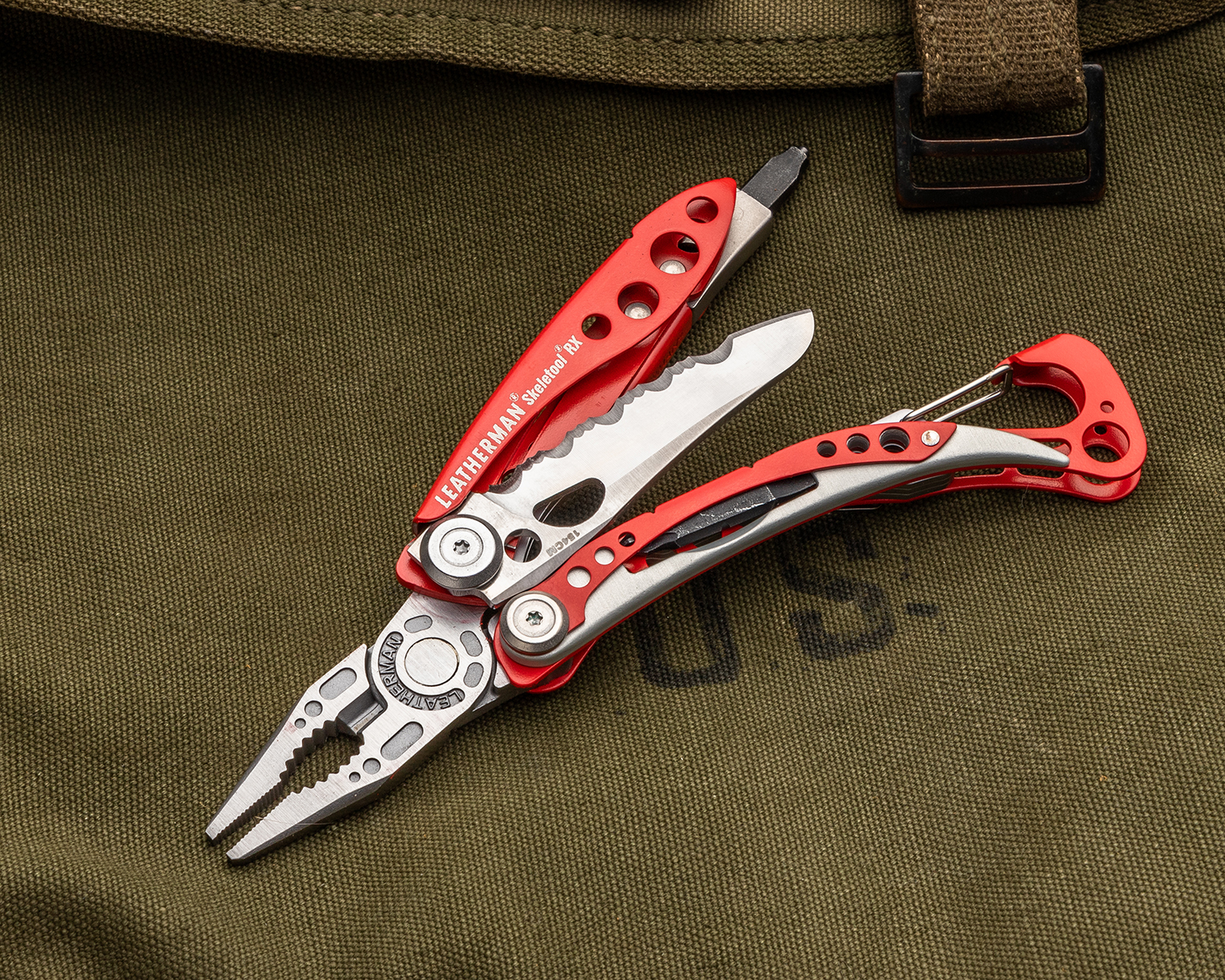 Leatherman Skeletool RX Pocket-Size Rescue Multi-Tool, Red, No Sheath ...