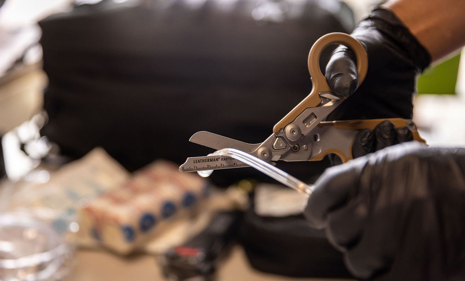 Leatherman Raptor Rescue Medical Shears Full-Size Multi-Tool, Coyote ...