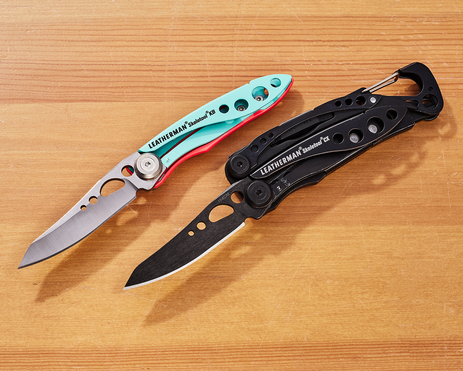 Leatherman Skeletool CX Pocket-Size Multi-Tool, Onyx - KnifeCenter - 833129