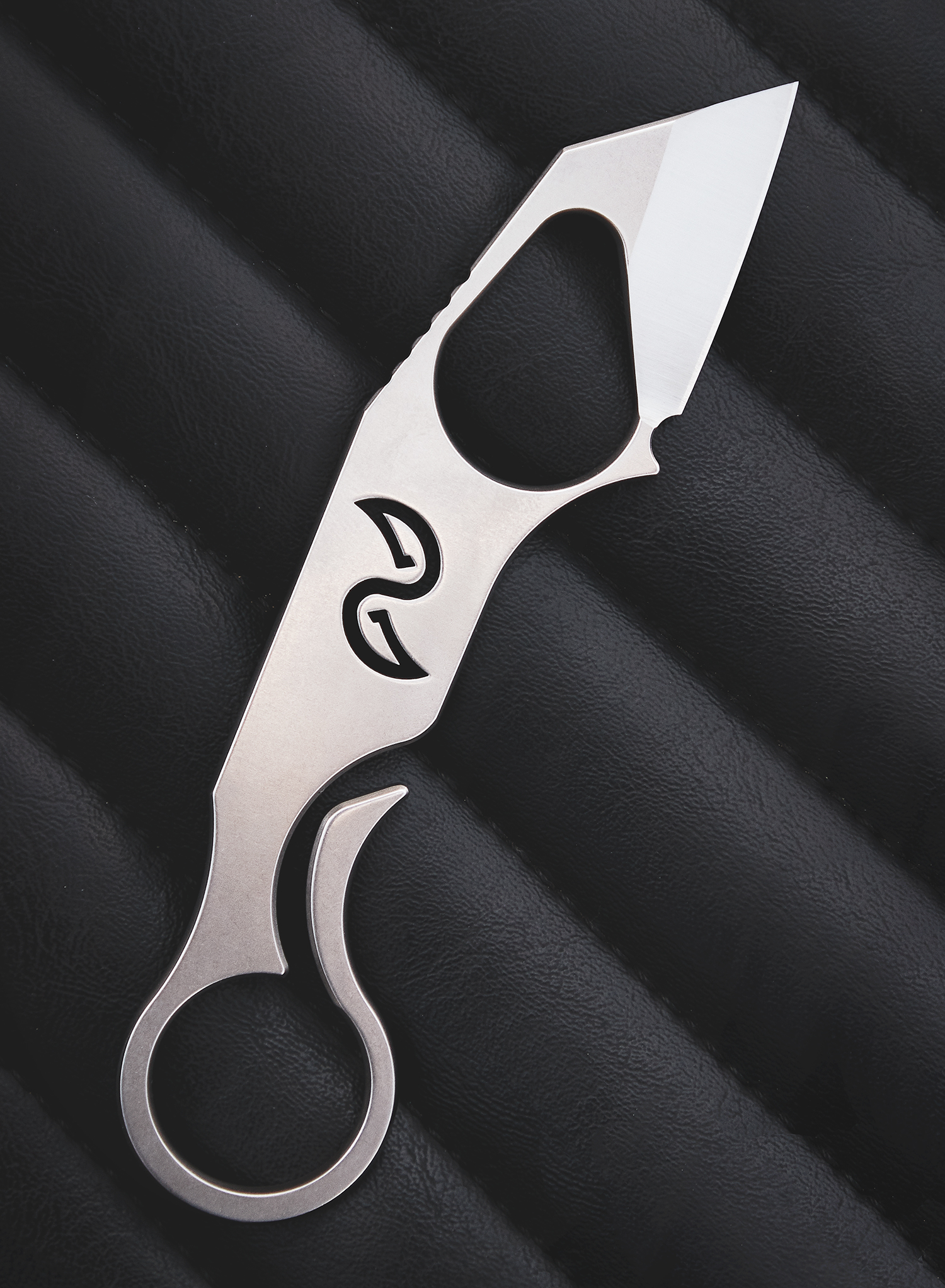 Liong Mah Designs Xenobit Karambit-Style Fixed Neck Knife 2" S35VN ...