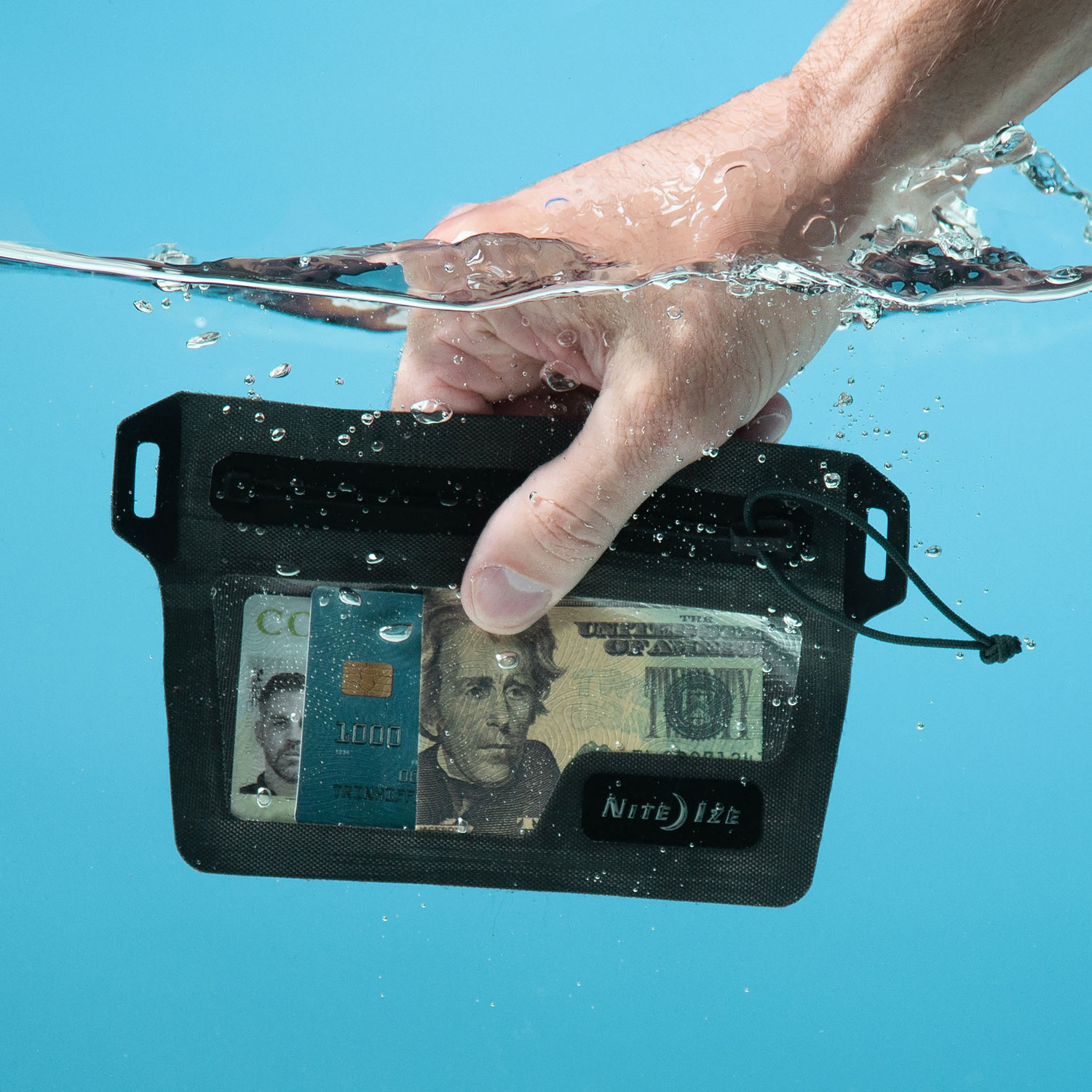 Nite Ize RunOff Waterproof Wallet with TRU Zip Technology - KnifeCenter ...
