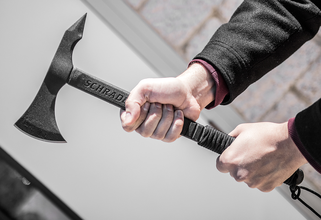 Schrade SCAXE4 Tomahawk with Spike, Black Paracord Wrapped Handle ...