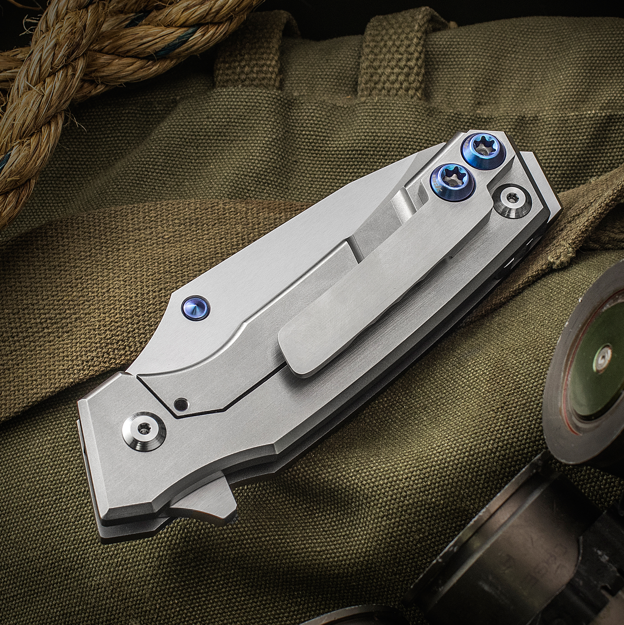 Skike Custom Knives Rogue Shark Flipper 4" CPM-20CV Hollow Ground ...
