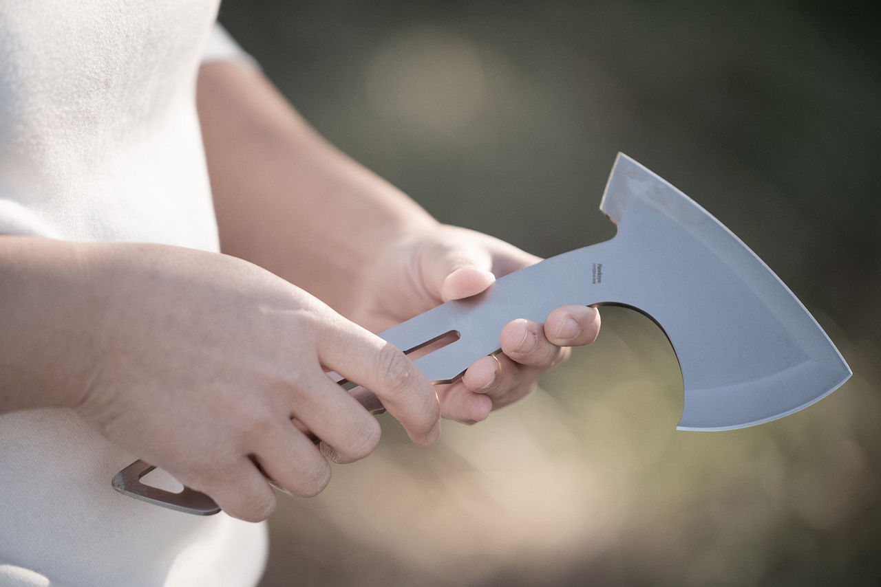 Smith & Wesson Set of 3 Bullseye Throwing Axes, 10" Overall ...