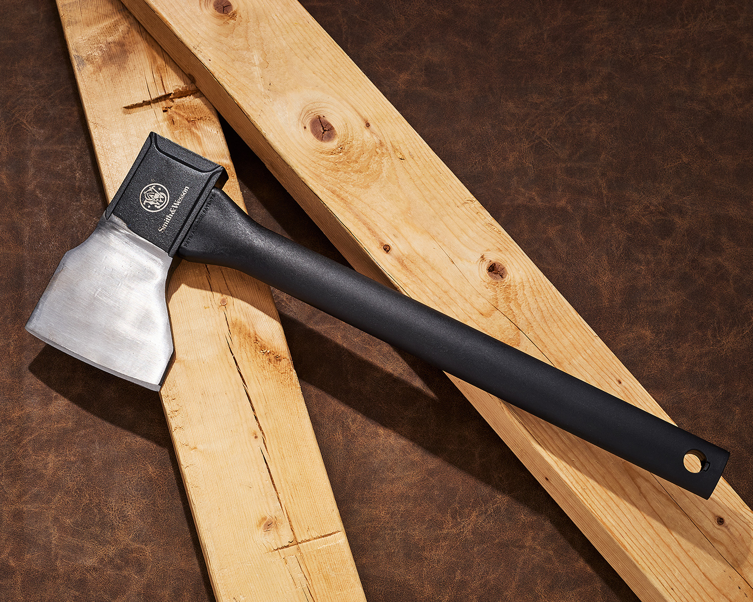 Smith & Wesson Bullseye Pro Throwing Axe 17" Overall - KnifeCenter ...