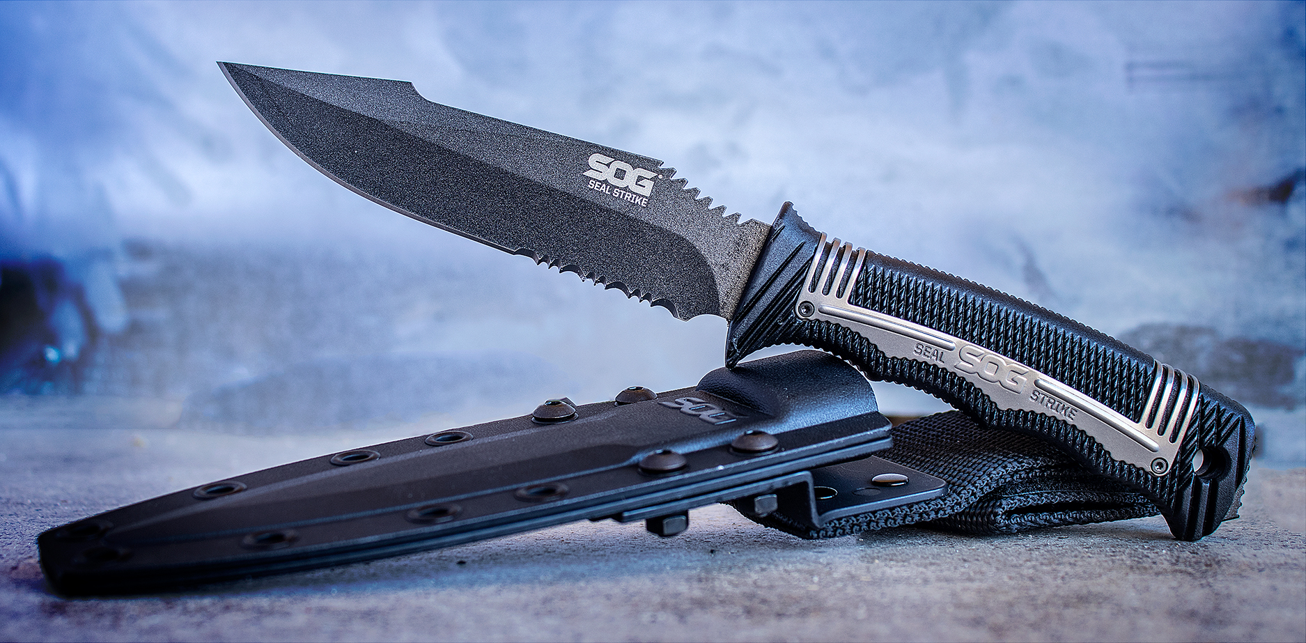 SOG SEAL Strike Fixed 4.9" Powder Coated Combo Blade, GRN Handles ...