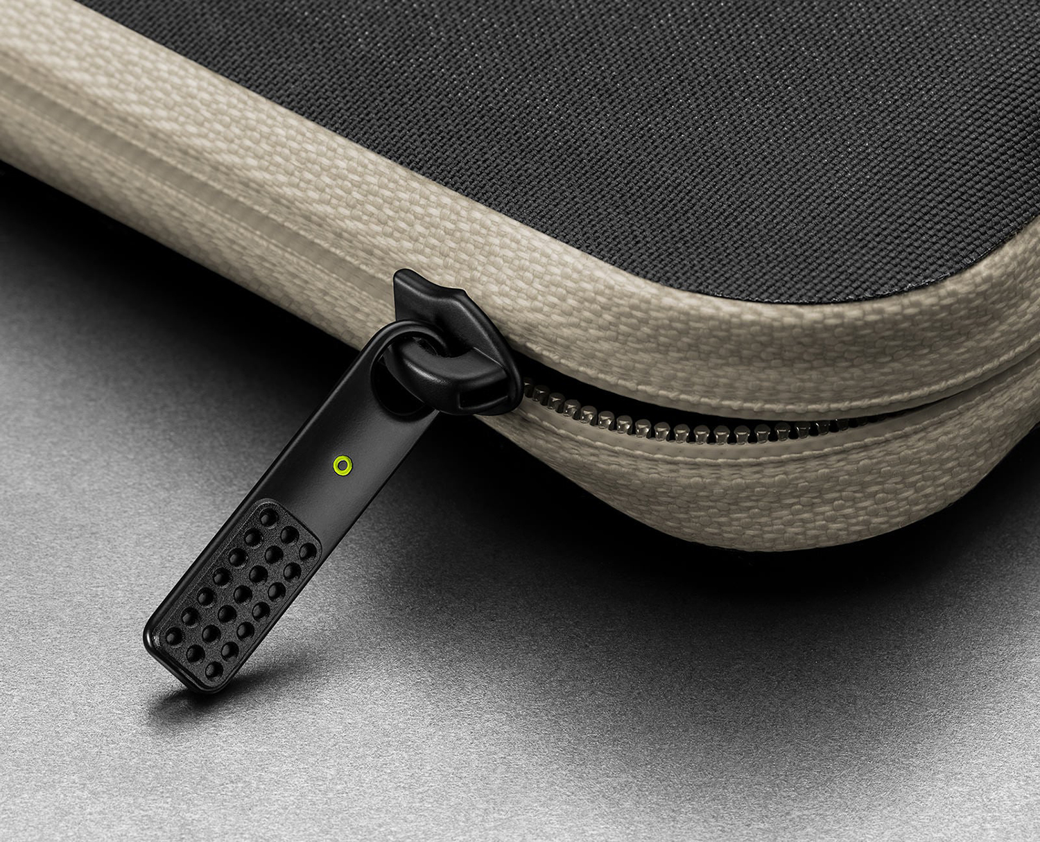 The James Brand The Gatecliff Notebook Travel Case, Coyote Tan/Black ...