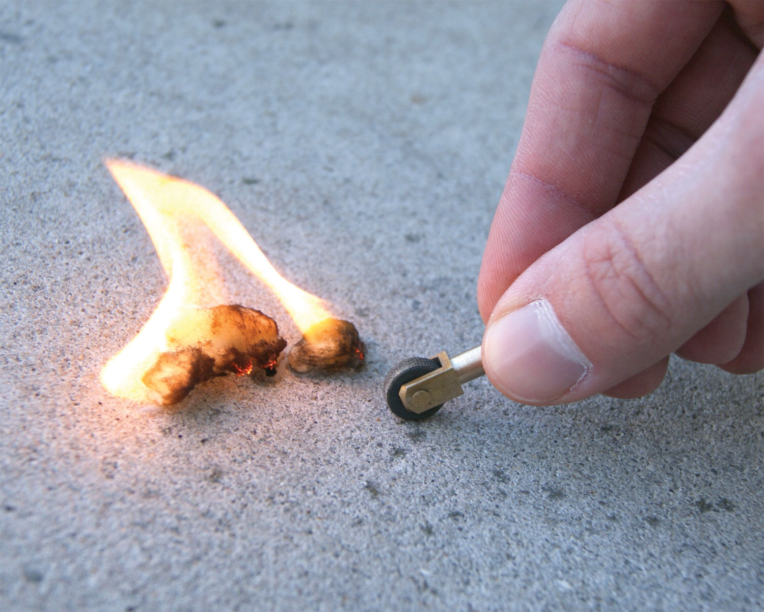 UST Ultimate Survival Micro SparkWheel Compact Sparking Tool ...