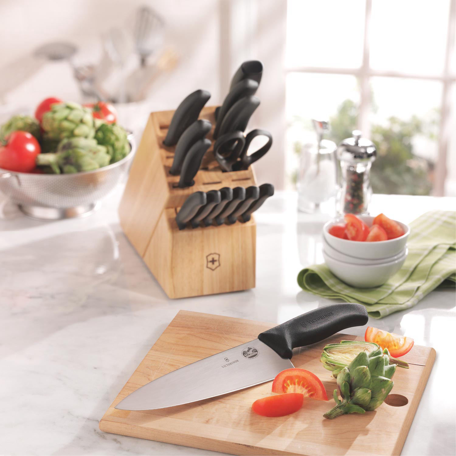 Victorinox Swiss Classic 15 Piece Kitchen Block Set, Black TPE Handles ...