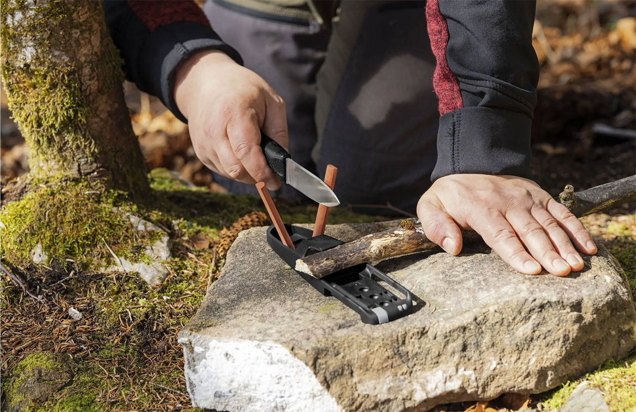 Victorinox Swiss Army Venture Pro Kit, Bushcraft Outdoor Kit (Knife Not ...